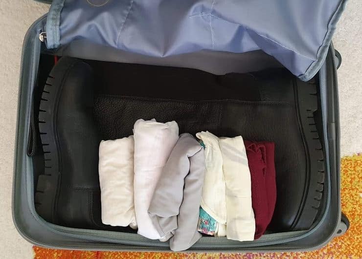 How To Pack Shoes In A Suitcase (Sneakers, Boots, High Heels) ⋆ Expert ...